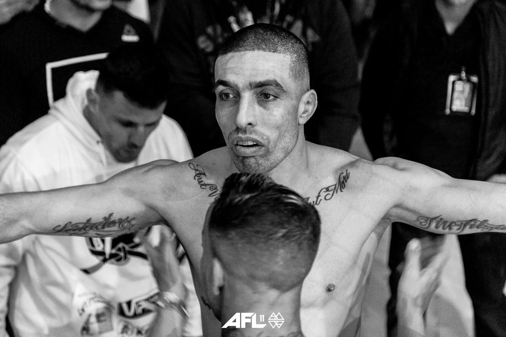 "LA GENTE SE ESTÁ AFICIONANDO A LAS MMA" - El BLOG de ENRIQUE GIMENO